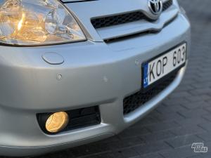 Grey Toyota Corolla Verso 2007 in Kaunas, with an engine capacity of 2.20 L and mileage of 304 thousand km for 3000 €, photo 5 on AUTOMOTO.COM.LV