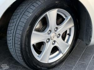 Grey Toyota Corolla Verso 2007 in Kaunas, with an engine capacity of 2.20 L and mileage of 304 thousand km for 3000 €, photo 12 on AUTOMOTO.COM.LV