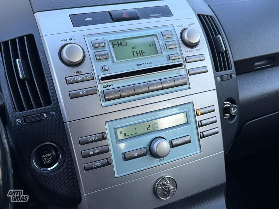 Grey Toyota Corolla Verso 2007 in Kaunas, with an engine capacity of 2.20 L and mileage of 304 thousand km for 3000 €, photo 17 on AUTOMOTO.COM.LV