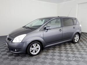 Grey Toyota Corolla Verso 2007 in Tallinn, with an engine capacity of 2.20 L and mileage of 288 thousand km for 1699 €, photo 3 on AUTOMOTO.COM.LV