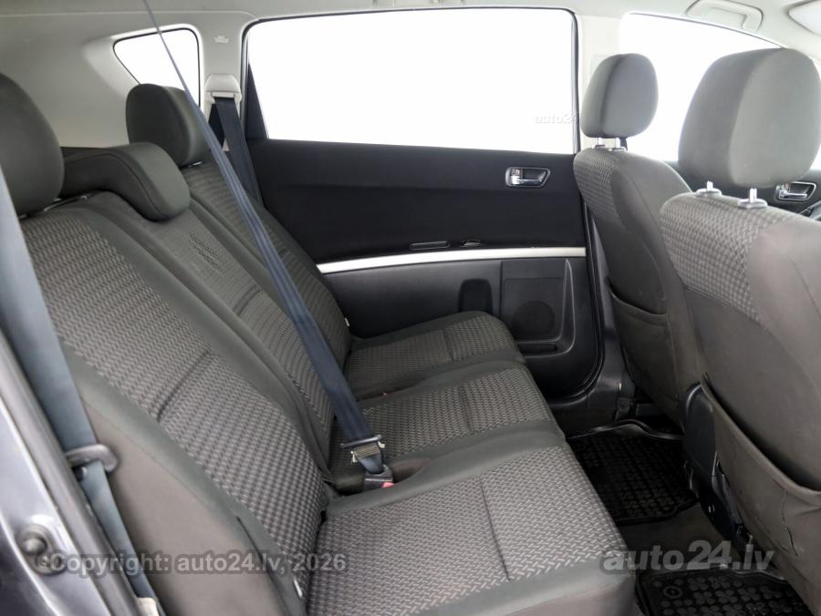 Grey Toyota Corolla Verso 2007 in Tallinn, with an engine capacity of 2.20 L and mileage of 288 thousand km for 1699 €, photo 8 on AUTOMOTO.COM.LV