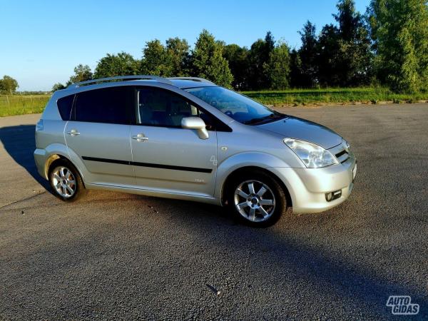 Pelēks Toyota Corolla Verso 2007 Raseiniai, ar dzinēja tilpumu 2.20 L un nobraukumu 273 tūkst. km par 2250 €, foto 3 vietnē AUTOMOTO.COM.LV