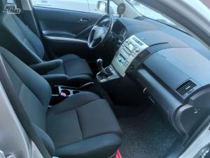 Grey Toyota Corolla Verso 2007 in Raseiniai, with an engine capacity of 2.20 L and mileage of 273 thousand km for 2250 €, photo 13 on AUTOMOTO.COM.LV