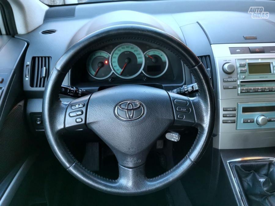 Grey Toyota Corolla Verso 2007 in Raseiniai, with an engine capacity of 2.20 L and mileage of 273 thousand km for 2250 €, photo 17 on AUTOMOTO.COM.LV