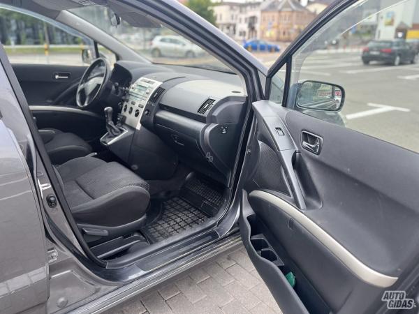 Grey Toyota Corolla Verso 2007 in Vilnius, with an engine capacity of 2.20 L and mileage of 182 thousand km for 2350 €, photo 10 on AUTOMOTO.COM.LV