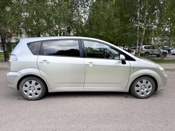 Pelēks Toyota Corolla Verso 2007 Viļņa, ar dzinēja tilpumu 1.80 L un nobraukumu 219 tūkst. km par 1850 €, foto 6 vietnē AUTOMOTO.COM.LV