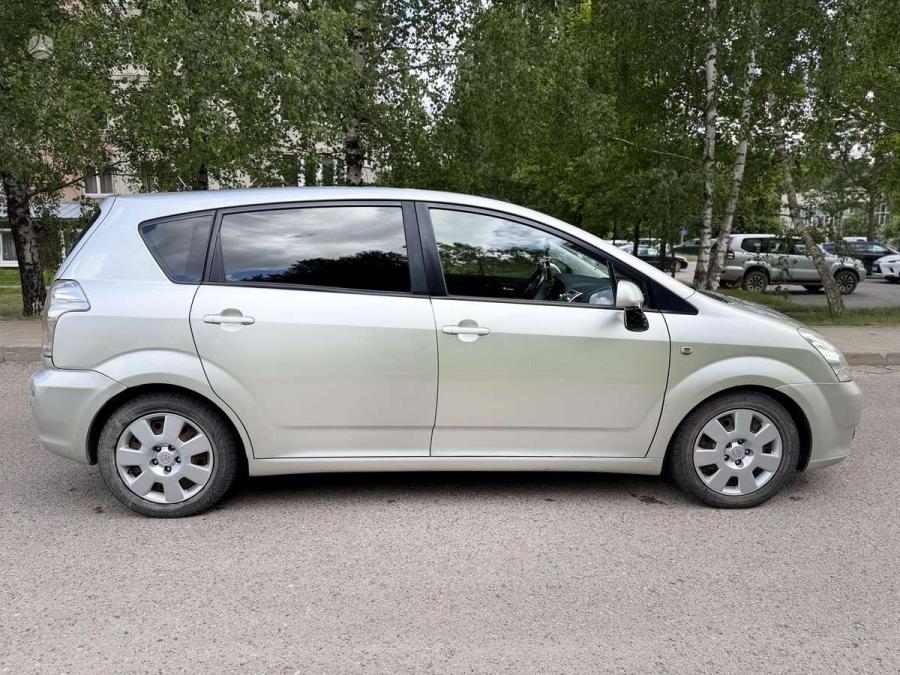 Grey Toyota Corolla Verso 2007 in Vilnius, with an engine capacity of 1.80 L and mileage of 219 thousand km for 1850 €, photo 7 on AUTOMOTO.COM.LV
