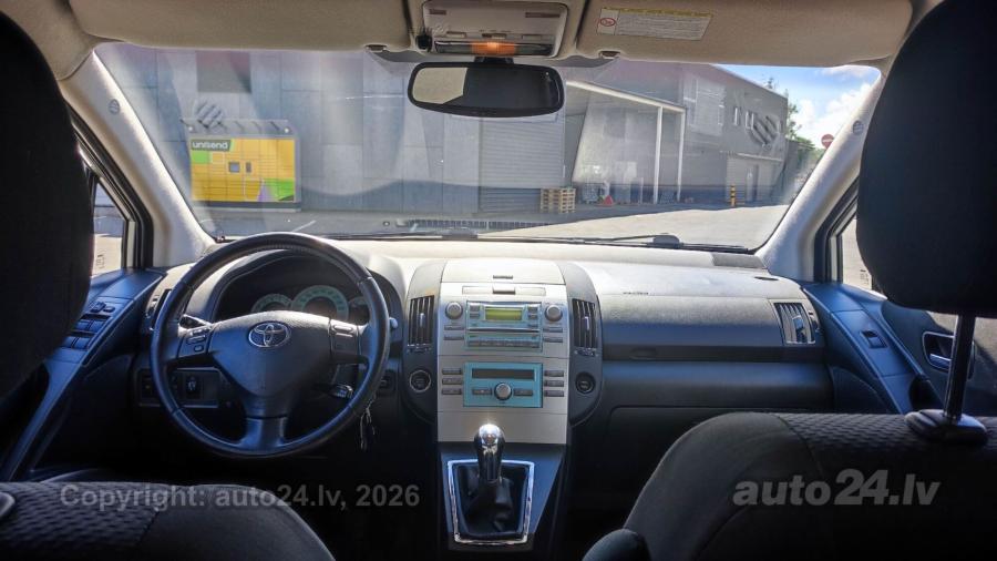 Grey Toyota Corolla Verso 2007 in Tartu, with an engine capacity of 1.80 L and mileage of 307 thousand km for 1990 €, photo 8 on AUTOMOTO.COM.LV