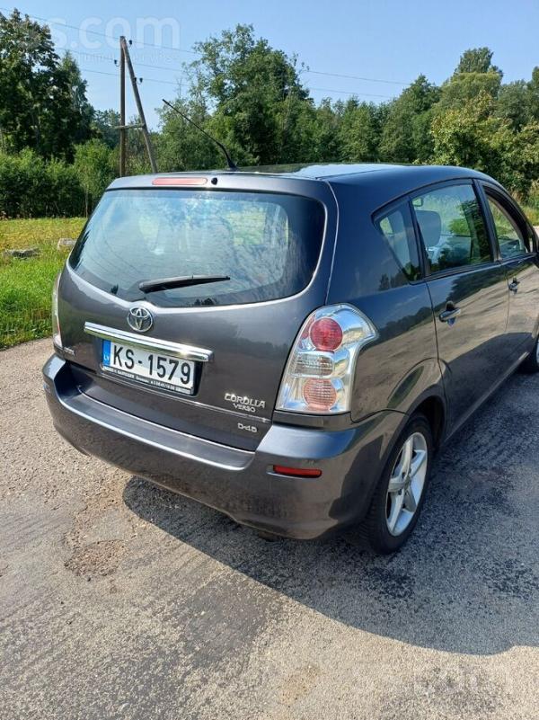 Pelēks Toyota Corolla Verso 2007 Krāslava, ar dzinēja tilpumu 2.20 L un nobraukumu 321 tūkst. km par 2000 €, foto 5 vietnē AUTOMOTO.COM.LV