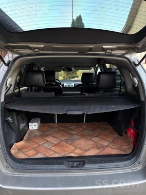 Grey Toyota Corolla Verso 2007 in Saldus, with an engine capacity of 2.20 L and mileage of 344 thousand km for 1400 €, photo 8 on AUTOMOTO.COM.LV