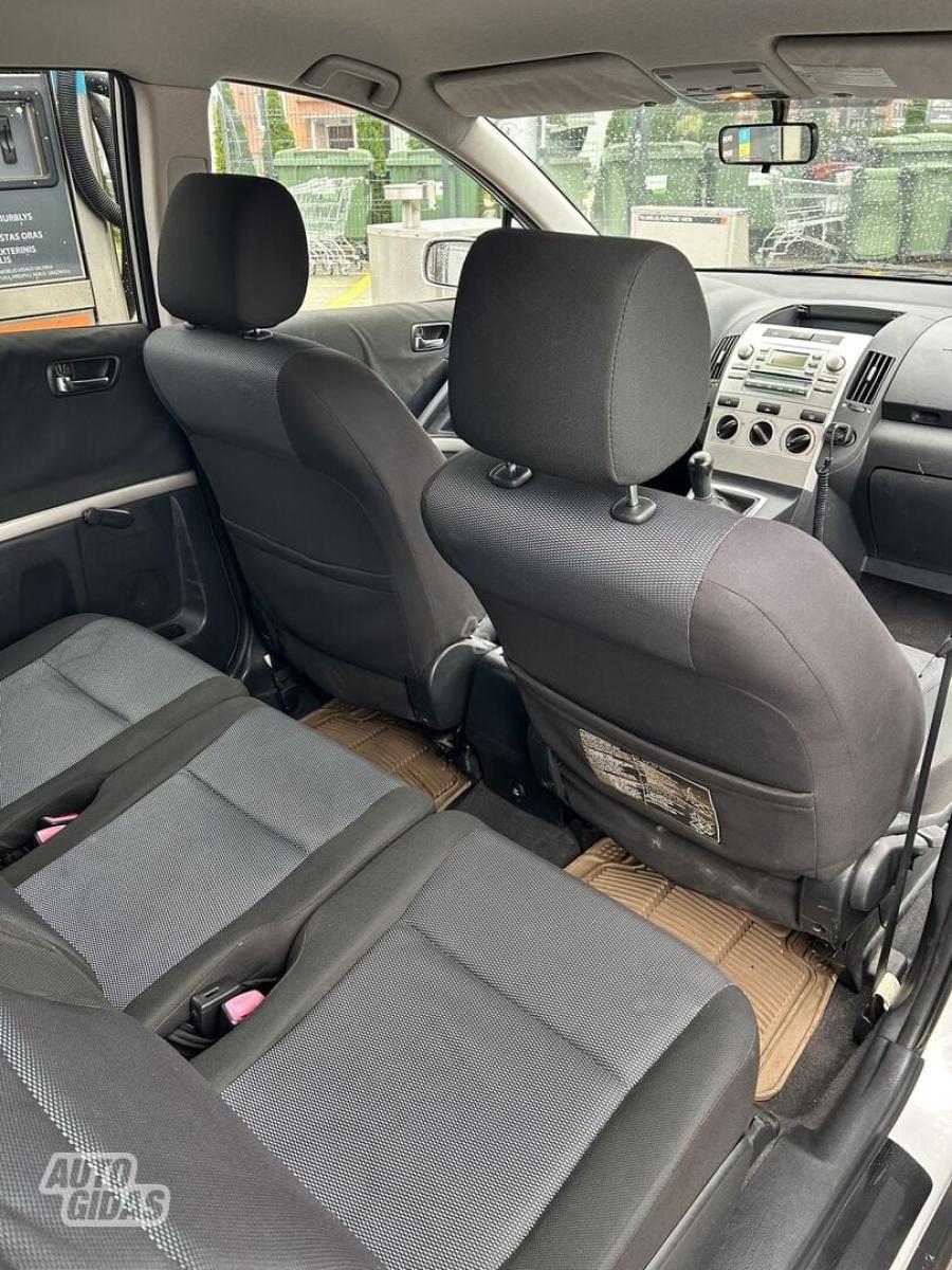 Grey Toyota Corolla Verso 2007 in Klaipeda, with an engine capacity of 2.20 L and mileage of 248 thousand km for 3150 €, photo 7 on AUTOMOTO.COM.LV