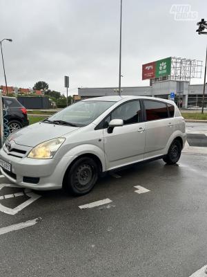 Grey Toyota Corolla Verso 2007 in Klaipeda, with an engine capacity of 2.20 L and mileage of 248 thousand km for 3150 €, photo  on AUTOMOTO.COM.LV