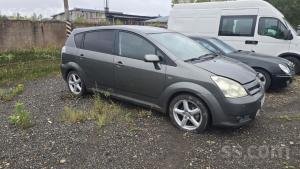 Pelēks Toyota Corolla Verso 2007 Rīga, ar dzinēja tilpumu 2.20 L un nobraukumu 360 tūkst. km par 1000 €, foto  vietnē AUTOMOTO.COM.LV