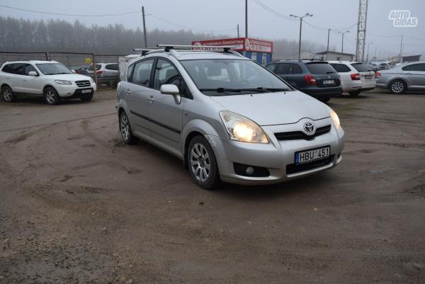 Grey Toyota Corolla Verso 2008 in Vilnius, with an engine capacity of 2.20 L and mileage of 228 thousand km for 1100 €, photo 1 on AUTOMOTO.COM.LV
