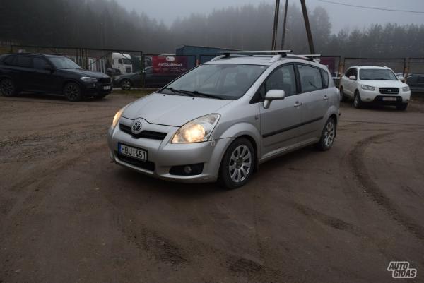 Grey Toyota Corolla Verso 2008 in Vilnius, with an engine capacity of 2.20 L and mileage of 228 thousand km for 1100 €, photo 3 on AUTOMOTO.COM.LV
