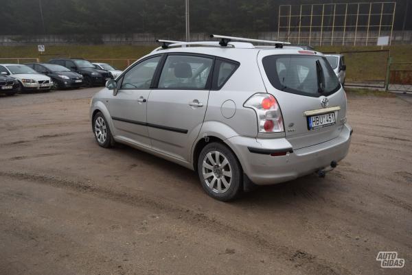 Grey Toyota Corolla Verso 2008 in Vilnius, with an engine capacity of 2.20 L and mileage of 228 thousand km for 1100 €, photo 5 on AUTOMOTO.COM.LV