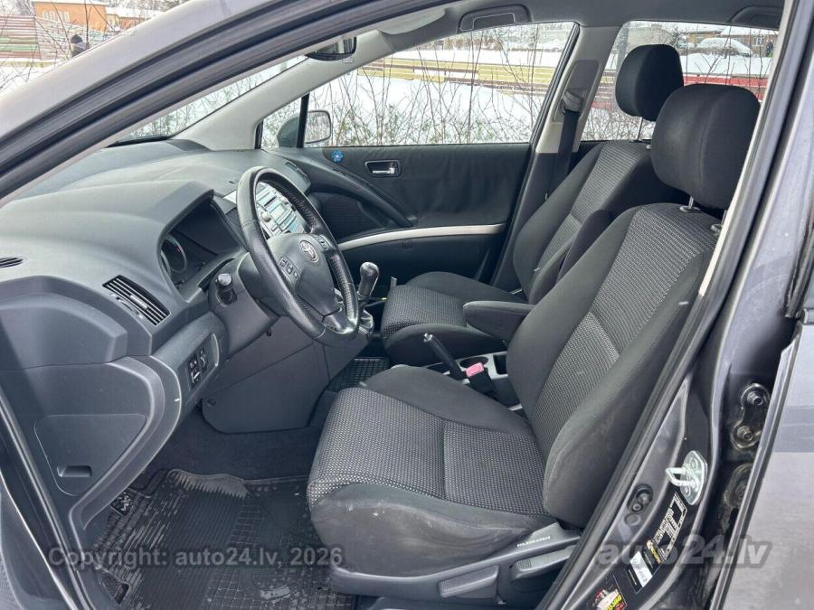 Pelēks Toyota Corolla Verso 2008 Valga, ar dzinēja tilpumu 2.20 L un nobraukumu 355 tūkst. km par 2100 €, foto 14 vietnē AUTOMOTO.COM.LV