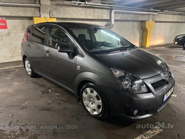 Grey Toyota Corolla Verso 2008 in Tallinn, with an engine capacity of 2.20 L and mileage of 357 thousand km for 2699 €, photo 4 on AUTOMOTO.COM.LV