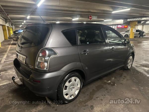 Grey Toyota Corolla Verso 2008 in Tallinn, with an engine capacity of 2.20 L and mileage of 357 thousand km for 2699 €, photo 8 on AUTOMOTO.COM.LV