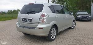 Pelēks Toyota Corolla Verso 2008 Kėdainiai, ar dzinēja tilpumu 2.20 L un nobraukumu 260 tūkst. km par 2700 €, foto  vietnē AUTOMOTO.COM.LV