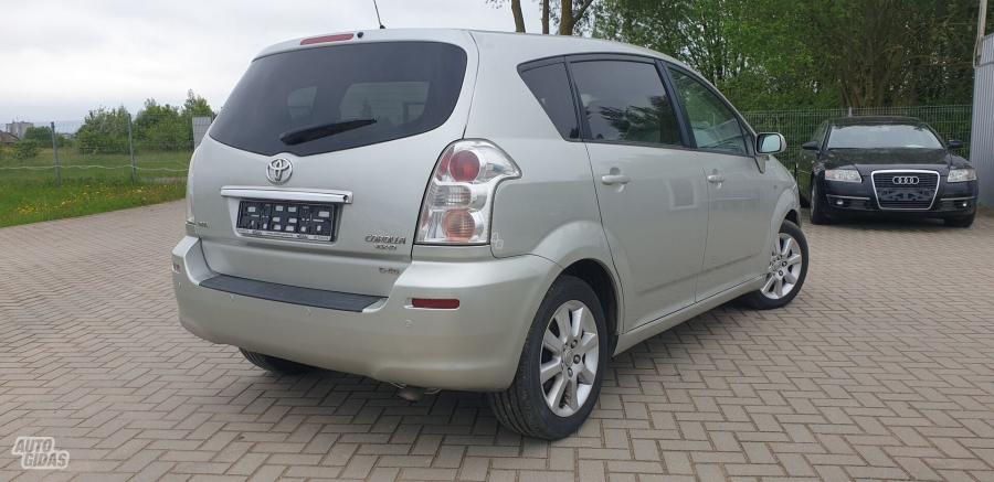 Grey Toyota Corolla Verso 2008 in Kedainiai, with an engine capacity of 2.20 L and mileage of 260 thousand km for 2700 €, photo 1 on AUTOMOTO.COM.LV