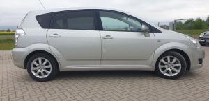Grey Toyota Corolla Verso 2008 in Kedainiai, with an engine capacity of 2.20 L and mileage of 260 thousand km for 2700 €, photo 3 on AUTOMOTO.COM.LV