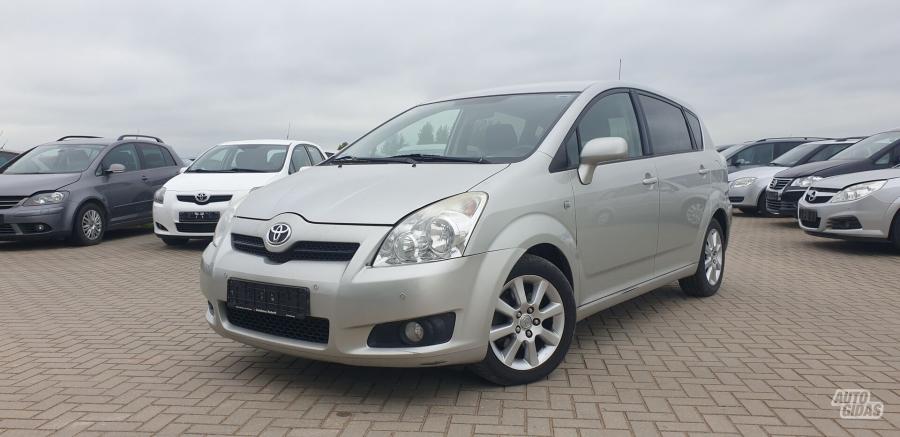 Grey Toyota Corolla Verso 2008 in Kedainiai, with an engine capacity of 2.20 L and mileage of 260 thousand km for 2700 €, photo 6 on AUTOMOTO.COM.LV