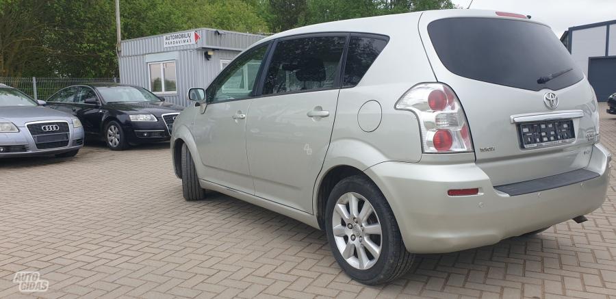 Grey Toyota Corolla Verso 2008 in Kedainiai, with an engine capacity of 2.20 L and mileage of 260 thousand km for 2700 €, photo 8 on AUTOMOTO.COM.LV