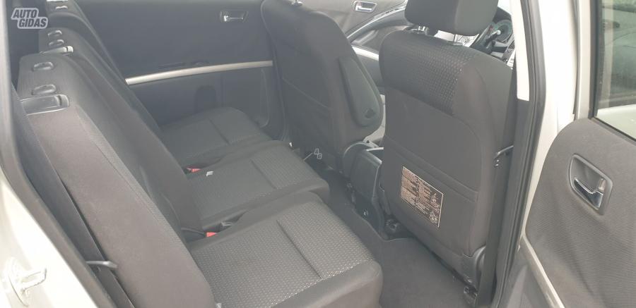 Grey Toyota Corolla Verso 2008 in Kedainiai, with an engine capacity of 2.20 L and mileage of 260 thousand km for 2700 €, photo 11 on AUTOMOTO.COM.LV