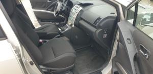 Grey Toyota Corolla Verso 2008 in Kedainiai, with an engine capacity of 2.20 L and mileage of 260 thousand km for 2700 €, photo 13 on AUTOMOTO.COM.LV
