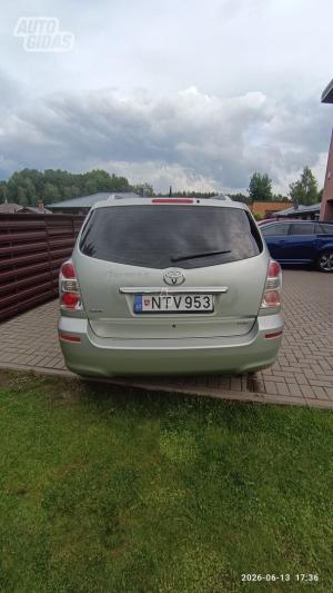 Pelēks Toyota Corolla Verso 2008 Kauņa, ar dzinēja tilpumu 2.20 L un nobraukumu 290 tūkst. km par 1750 €, foto 5 vietnē AUTOMOTO.COM.LV