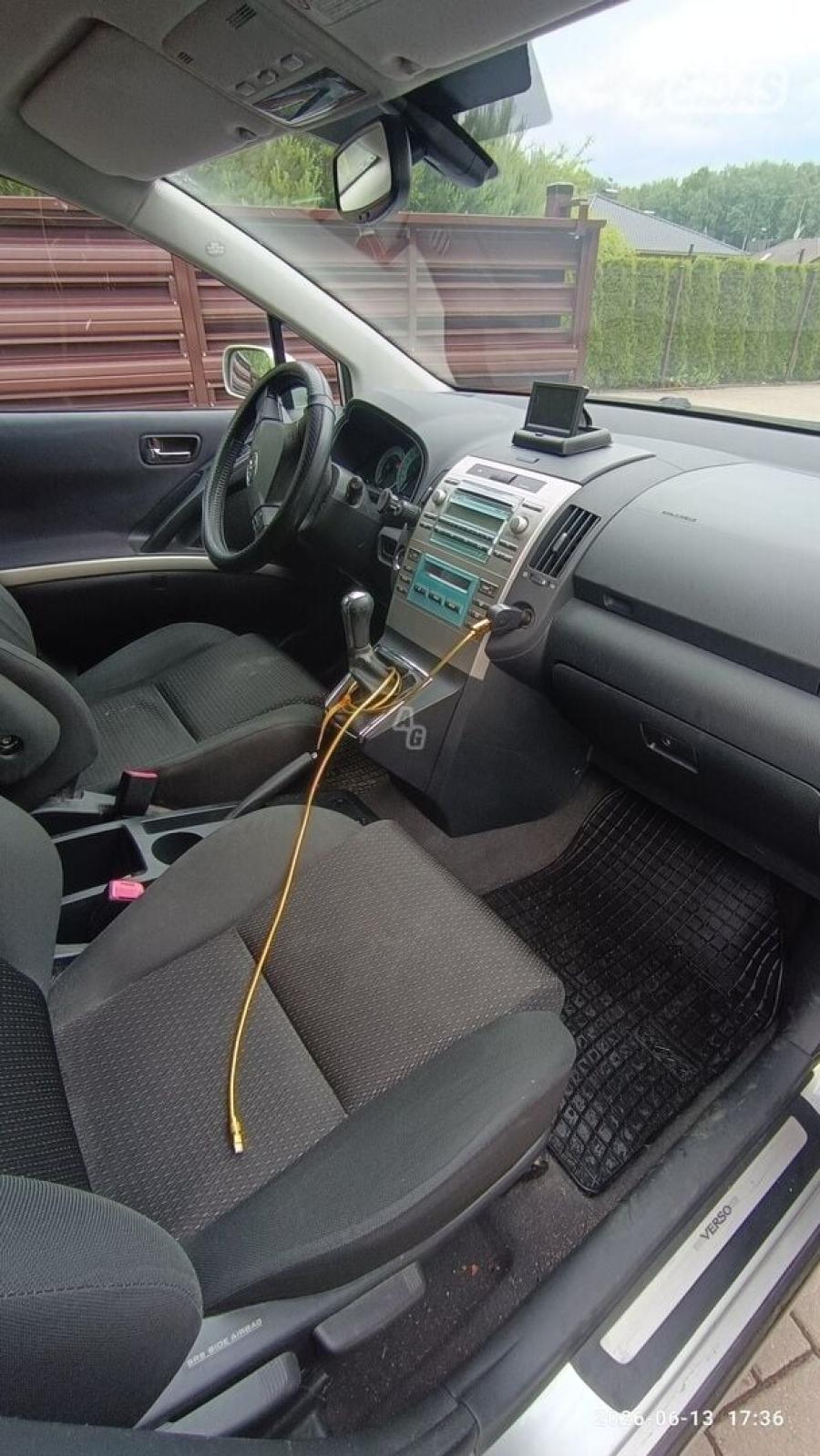 Pelēks Toyota Corolla Verso 2008 Kauņa, ar dzinēja tilpumu 2.20 L un nobraukumu 290 tūkst. km par 1750 €, foto 6 vietnē AUTOMOTO.COM.LV