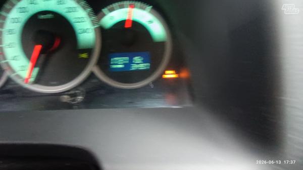 Grey Toyota Corolla Verso 2008 in Kaunas, with an engine capacity of 2.20 L and mileage of 290 thousand km for 1750 €, photo 7 on AUTOMOTO.COM.LV