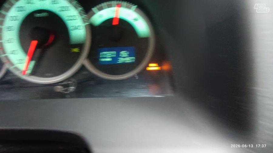Pelēks Toyota Corolla Verso 2008 Kauņa, ar dzinēja tilpumu 2.20 L un nobraukumu 290 tūkst. km par 1750 €, foto 8 vietnē AUTOMOTO.COM.LV
