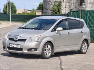 Pelēks Toyota Corolla Verso 2008 Viļņa, ar dzinēja tilpumu 2.20 L un nobraukumu 293 tūkst. km par 1800 €, foto 5 vietnē AUTOMOTO.COM.LV