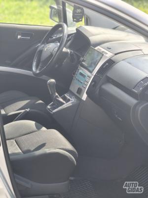 Pelēks Toyota Corolla Verso 2008 Viļņa, ar dzinēja tilpumu 2.20 L un nobraukumu 293 tūkst. km par 1800 €, foto 7 vietnē AUTOMOTO.COM.LV