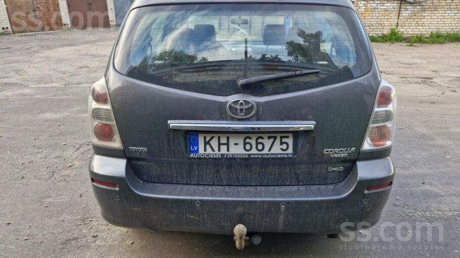 Pelēks Toyota Corolla Verso 2008 Rīga, ar dzinēja tilpumu 2.20 L un nobraukumu 345 tūkst. km par 2000 €, foto 4 vietnē AUTOMOTO.COM.LV