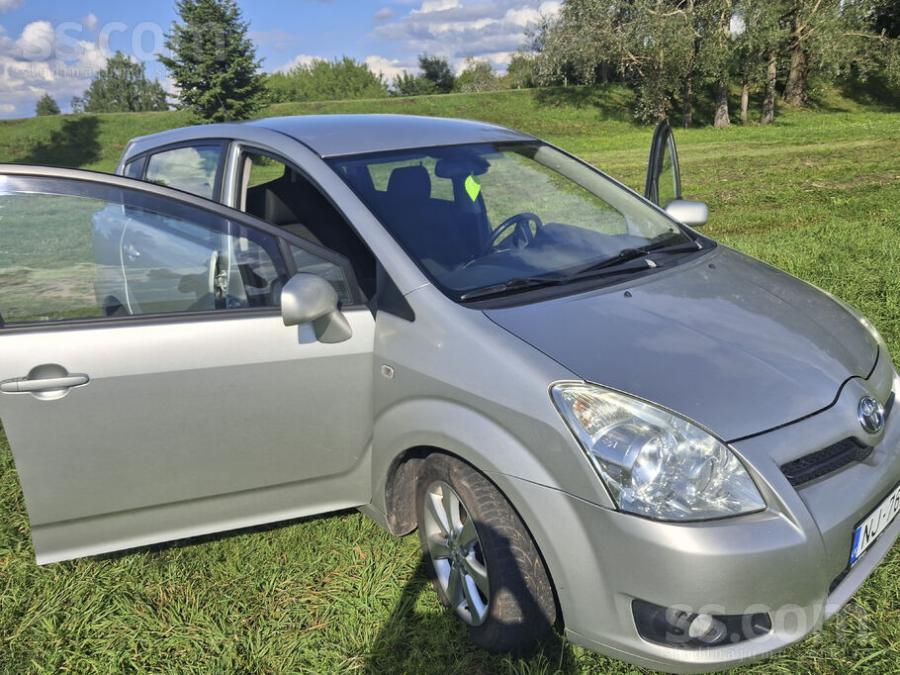 Pelēks Toyota Corolla Verso 2008 Daugavpils, ar dzinēja tilpumu 2.20 L un nobraukumu 309 tūkst. km par 2500 €, foto 1 vietnē AUTOMOTO.COM.LV