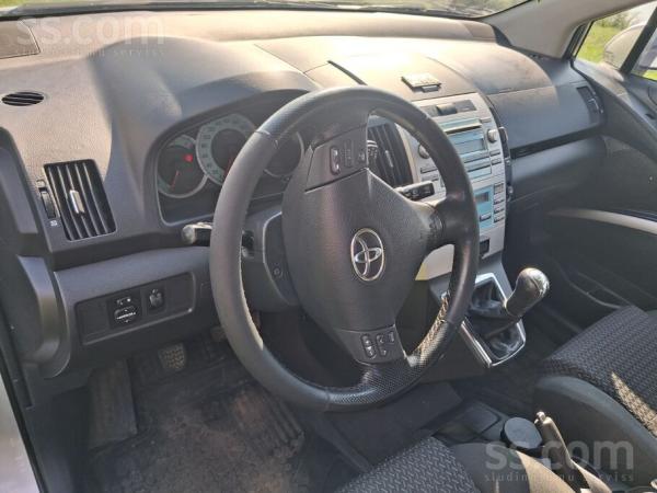 Grey Toyota Corolla Verso 2008 in Daugavpils, with an engine capacity of 2.20 L and mileage of 309 thousand km for 2500 €, photo 5 on AUTOMOTO.COM.LV