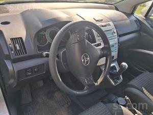 Pelēks Toyota Corolla Verso 2008 Daugavpils, ar dzinēja tilpumu 2.20 L un nobraukumu 309 tūkst. km par 2500 €, foto 6 vietnē AUTOMOTO.COM.LV