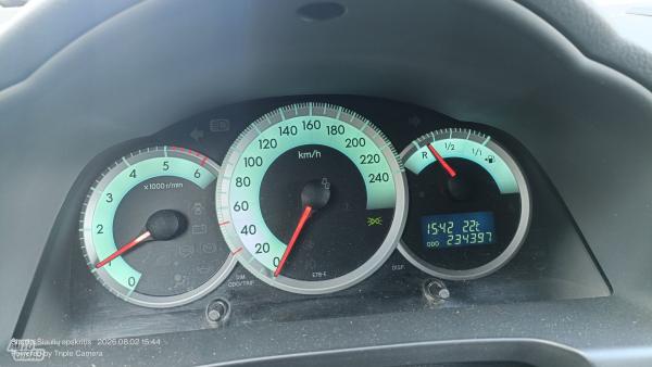 Pelēks Toyota Corolla Verso 2008 Šauļi, ar dzinēja tilpumu 2.20 L un nobraukumu 234 tūkst. km par 2600 €, foto 7 vietnē AUTOMOTO.COM.LV