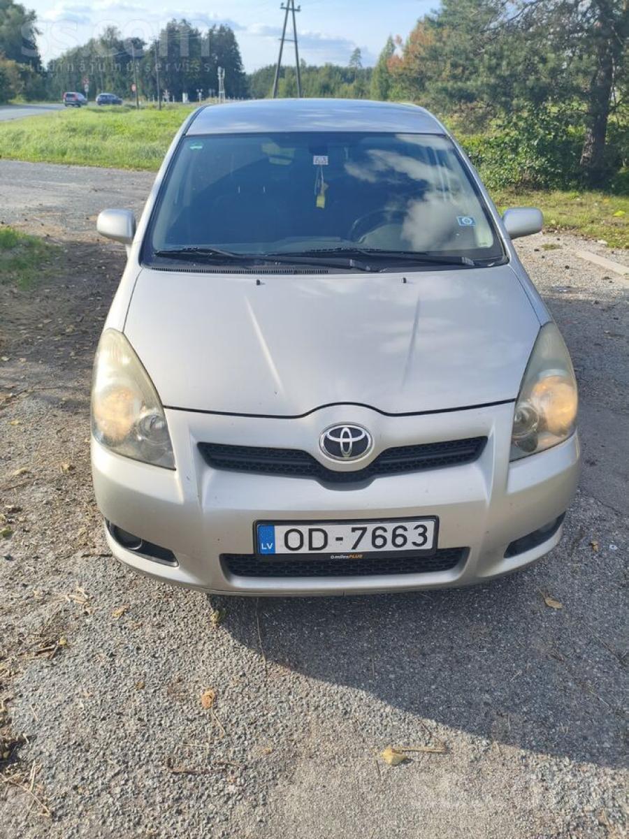 Grey Toyota Corolla Verso 2008 in Dobele, with an engine capacity of 2.20 L and mileage of 260 thousand km for 1550 €, photo 5 on AUTOMOTO.COM.LV