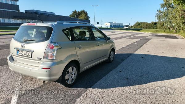 Grey Toyota Corolla Verso 2008 in Tallinn, with an engine capacity of 2.20 L and mileage of 244 thousand km for 3350 €, photo 5 on AUTOMOTO.COM.LV