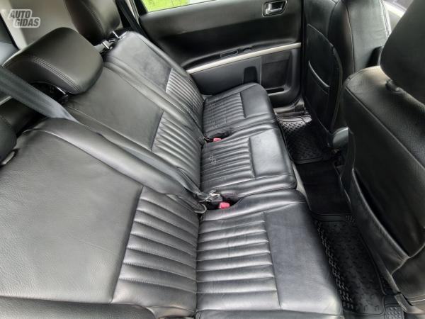 Toyota Corolla Verso 2009 in Silale on AUTOMOTO.COM.LV Grey Toyota Corolla Verso 2009 in Silale, with an engine capacity of 2.20 L and mileage of 377 thousand km for 2200 €, photo 5 on AUTOMOTO.COM.LV