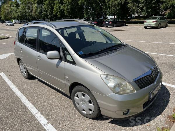 Toyota Corolla Verso 2002 in Riga, with an engine capacity of 2.00 L and mileage of 278 thousand km for 1450 €, photo 1 on AUTOMOTO.COM.LV
