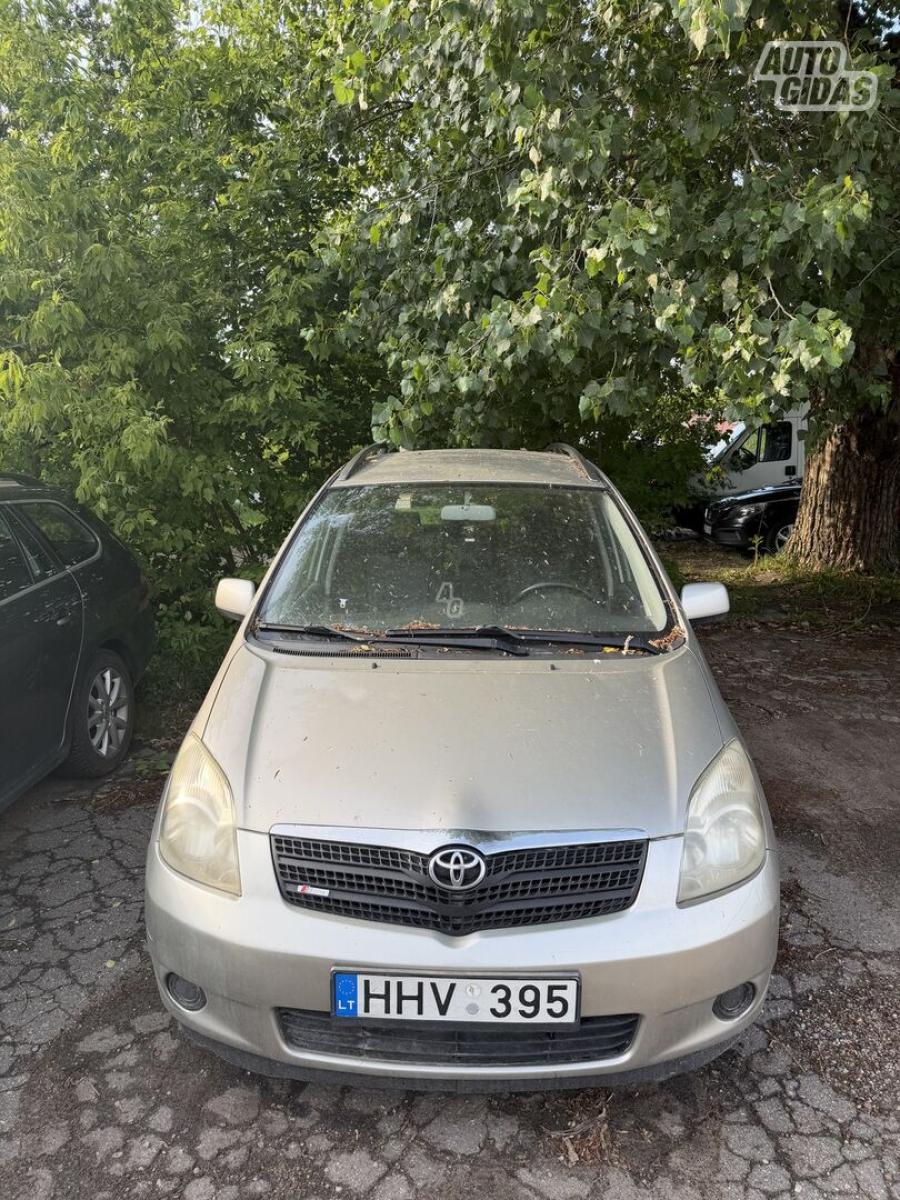 Toyota Corolla Verso 2002 in Vilnius, with an engine capacity of 2.00 L and mileage of 303 thousand km for 390 €, photo 3 on AUTOMOTO.COM.LV
