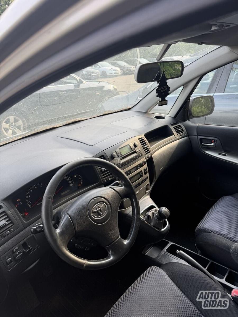 Toyota Corolla Verso 2002 in Vilnius, with an engine capacity of 2.00 L and mileage of 303 thousand km for 390 €, photo 8 on AUTOMOTO.COM.LV
