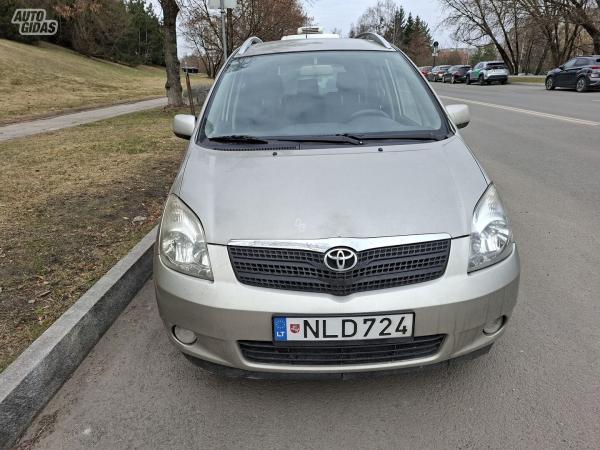 Toyota Corolla Verso 2003 in Vilnius, with an engine capacity of 2.00 L and mileage of 278 thousand km for 599 €, photo 1 on AUTOMOTO.COM.LV