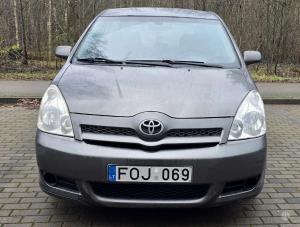 Toyota Corolla Verso 2005 in Vilnius, with an engine capacity of 2.00 L and mileage of 330 thousand km for 950 €, photo 2 on AUTOMOTO.COM.LV