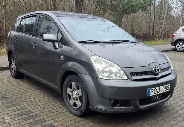 Toyota Corolla Verso 2005 Viļņa, ar dzinēja tilpumu 2.00 L un nobraukumu 330 tūkst. km par 950 €, foto 3 vietnē AUTOMOTO.COM.LV